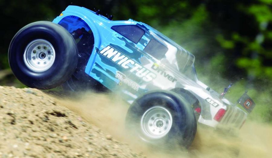 Helion Invictus 10MT RC Monster Truck Review - RC Driver