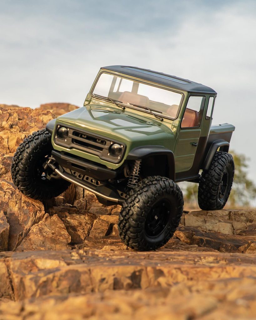 Vanquish Products VS4-10 Phoenix Straight Axle Crawler - RC Driver