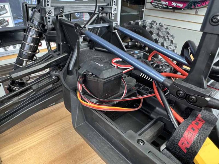 Redcat Racing Vigilante Monster Truck Unboxing Photos - RC Driver