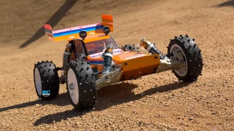 Team Associated RC10 4WD Off-Road Buggy - RC Driver