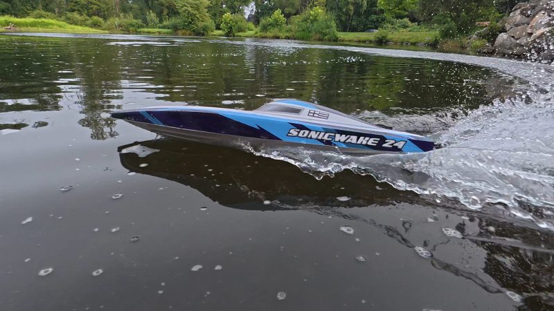 ProBoat Sonicwake 24 Review – The Best Small Fast Electric RC Deep-V ...