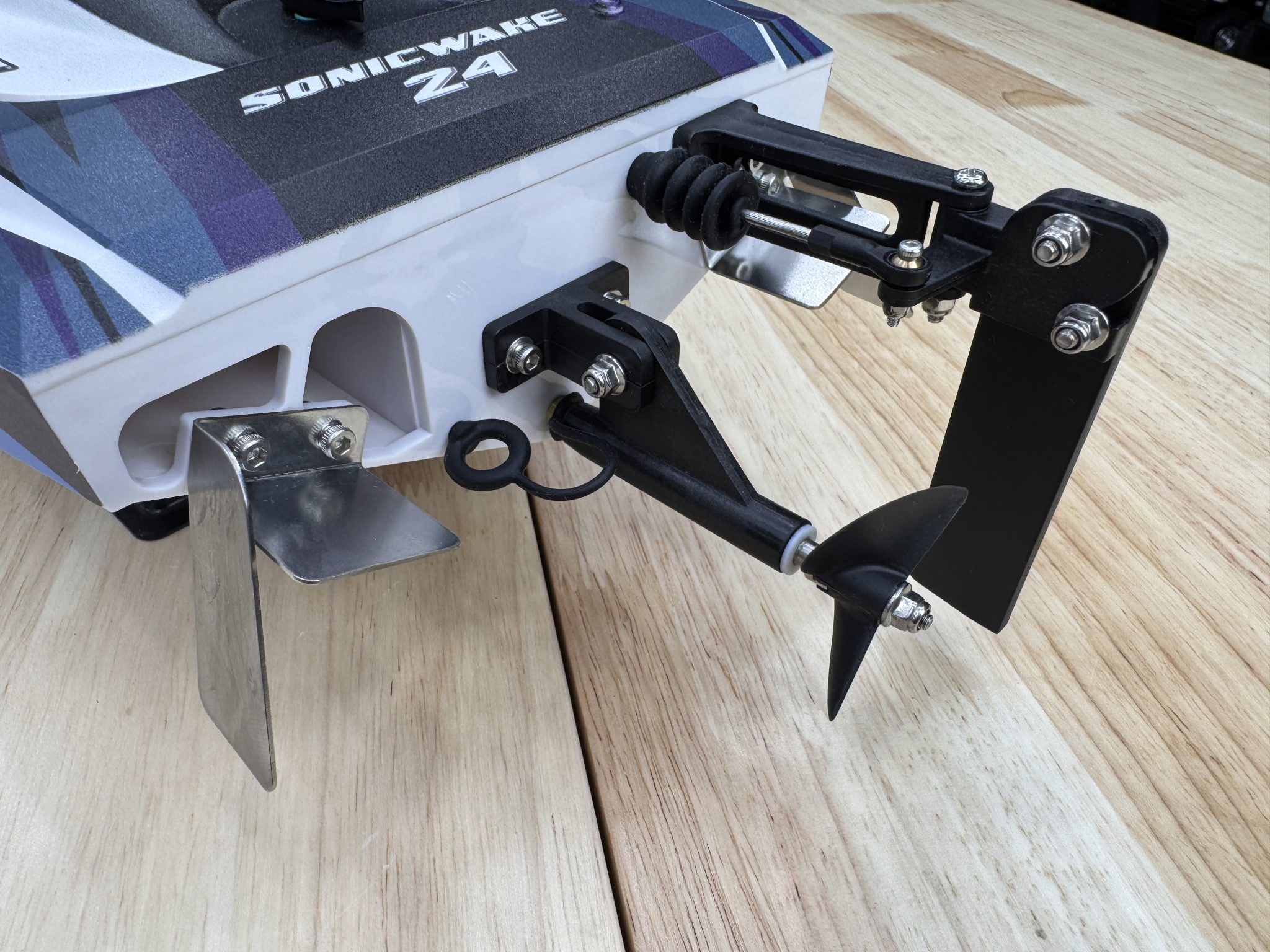 ProBoat Sonicwake 24 Review – The Best Small Fast Electric RC Deep-V ...