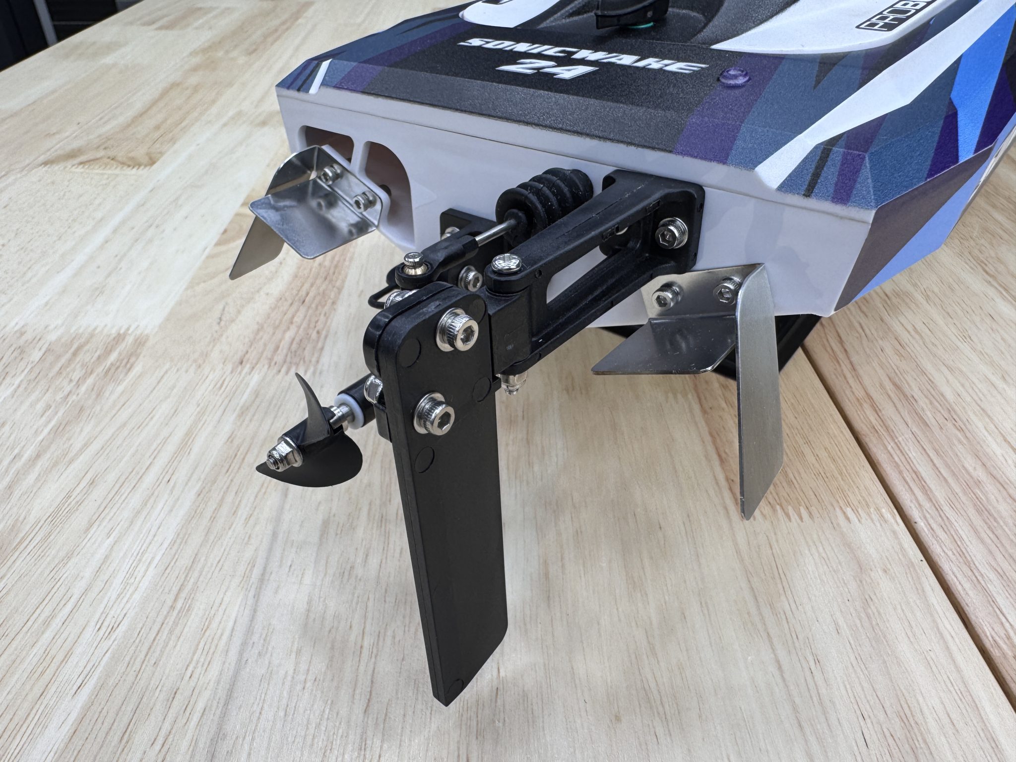 ProBoat Sonicwake 24 Review – The Best Small Fast Electric RC Deep-V ...